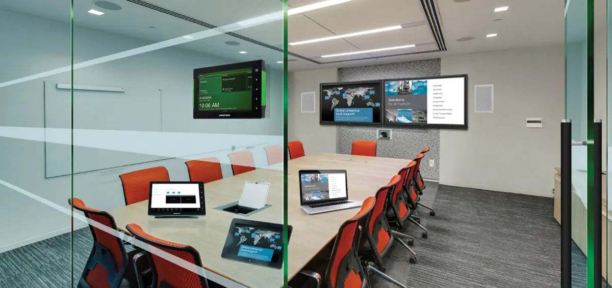 Smart office solutions for hybrid work: modern workspaces
